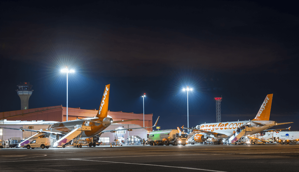 Apron Lighting System Installation for London Luton Airport - atg ...