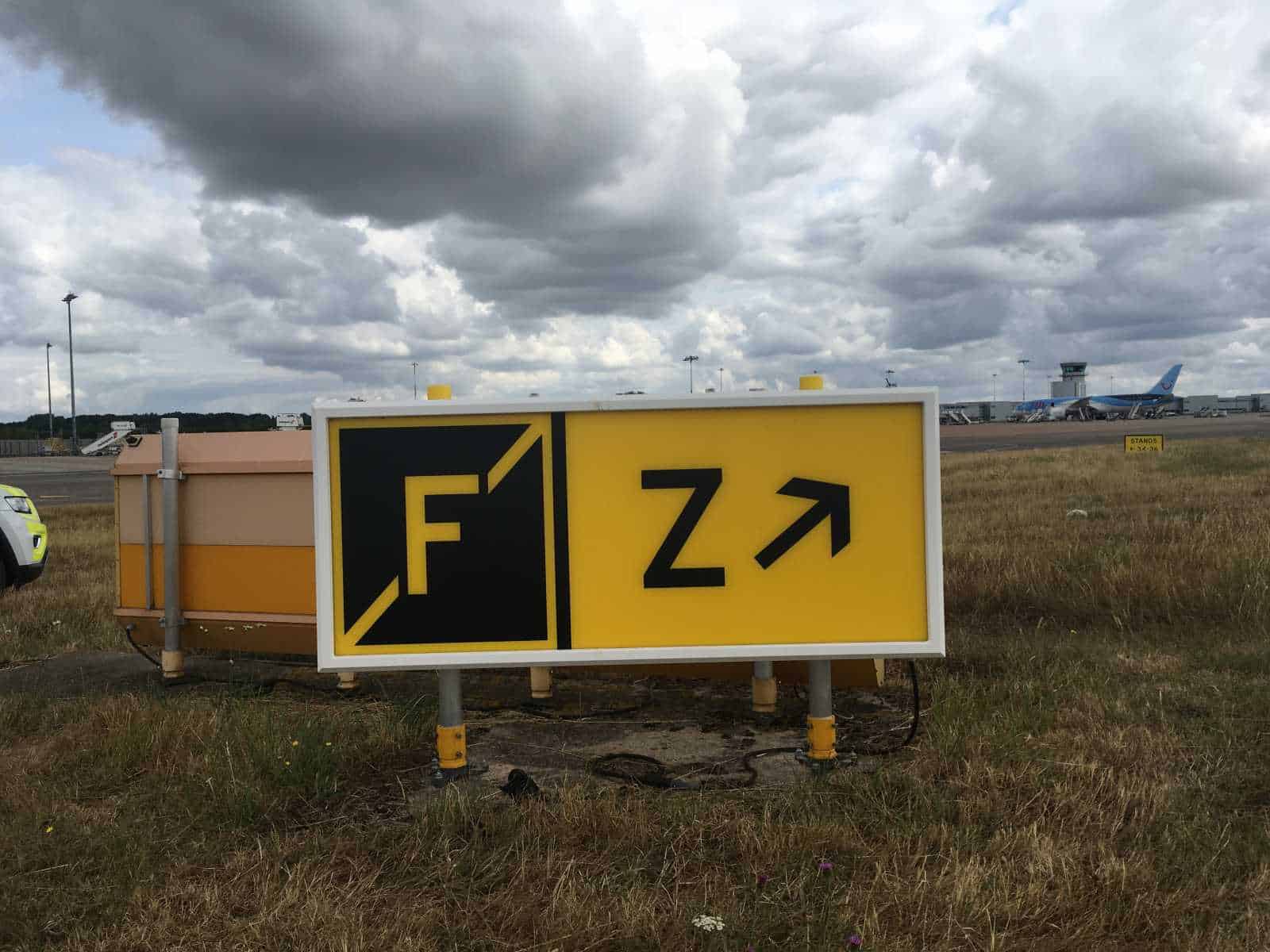 Installation of airfield taxiway guidance signs at Bristol Airport